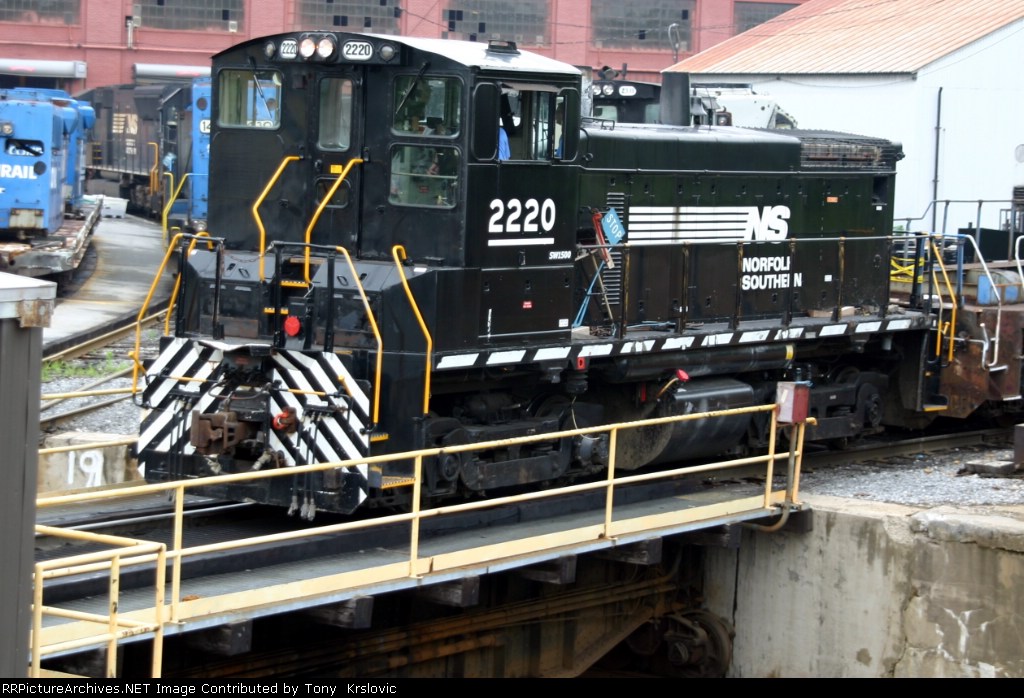 NS 2220